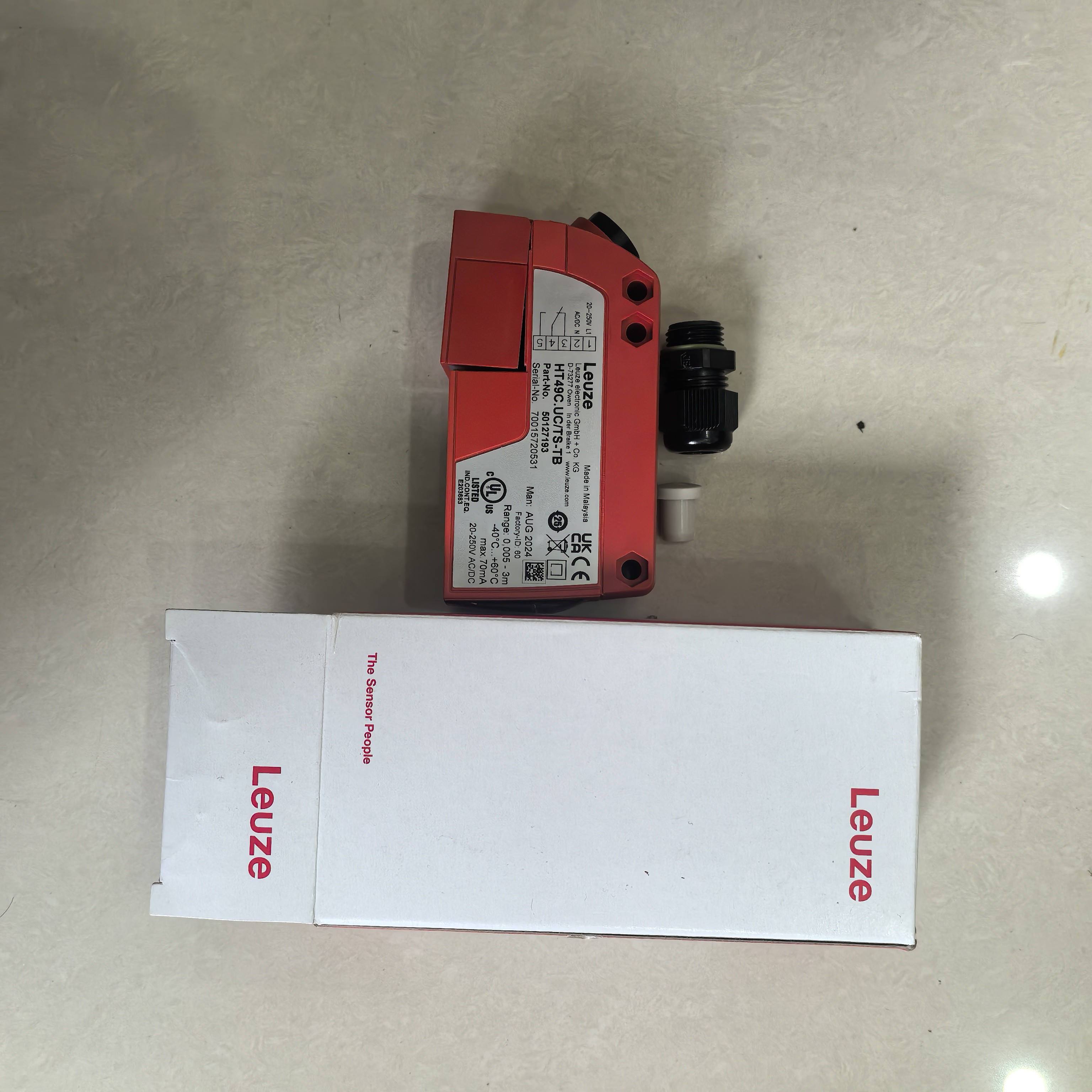 LEUZE asli,HT49C.UC/TS-TB,50127193 HT49C.UC/TS-TB Sensor difus dengan ... LEUZE asli,HT49C.UC/TS-TB,50127193 HT49C.UC/TS-TB Sensor difus dengan ...